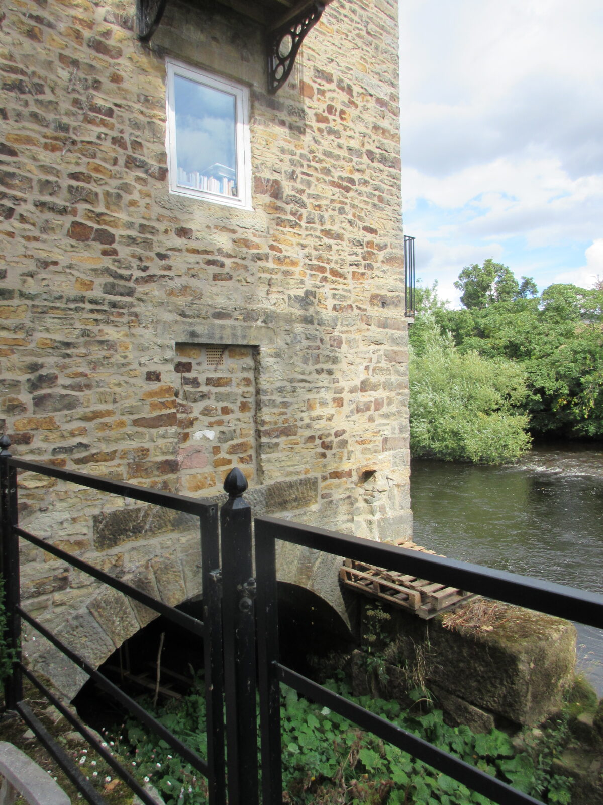 Local History Group Visit to Farfield and High Mill, Addingham. 28th ...